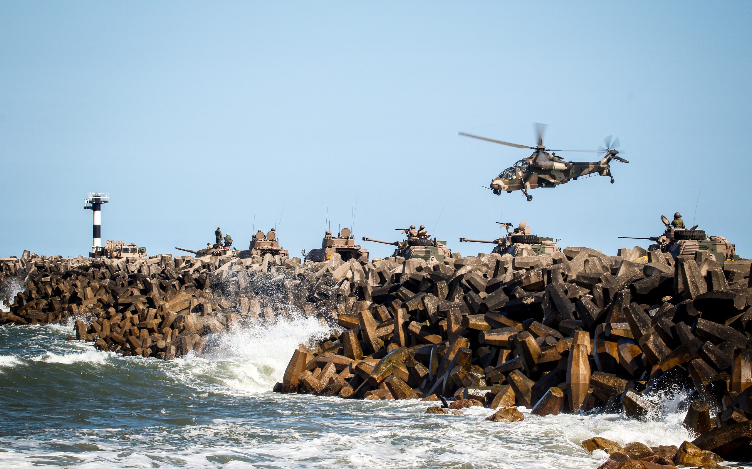 CSIR and Denel formalise strategic partnership to advance South Africa ...